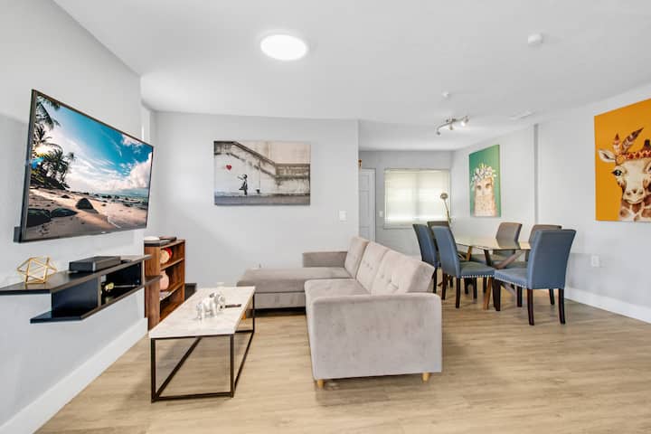 Modern 3 Bedroom 1 Bath - Dania Beach, FL
