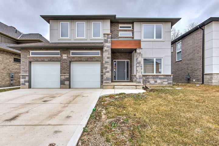 Massive 5br Ravine Home /3300sq Ft/close To 401hwy - London, Ontario