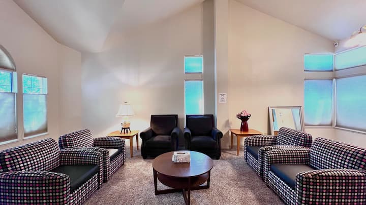 Private Bdrm In Single House To Shower & Sleep P2 - Stockton, CA