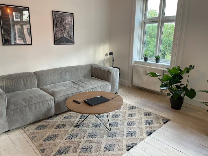 Spacious And Bright Flat With Nice Balcony - Köpenhamn