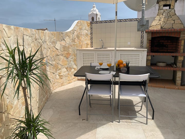 House With A Bbq Terrace In The Centre Of Lagos - Lagos, Portugal