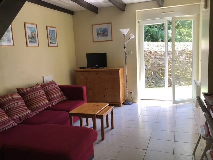 Loc° De Charme, Pluvigner, 2 Ch. + Jardinet - Pluvigner