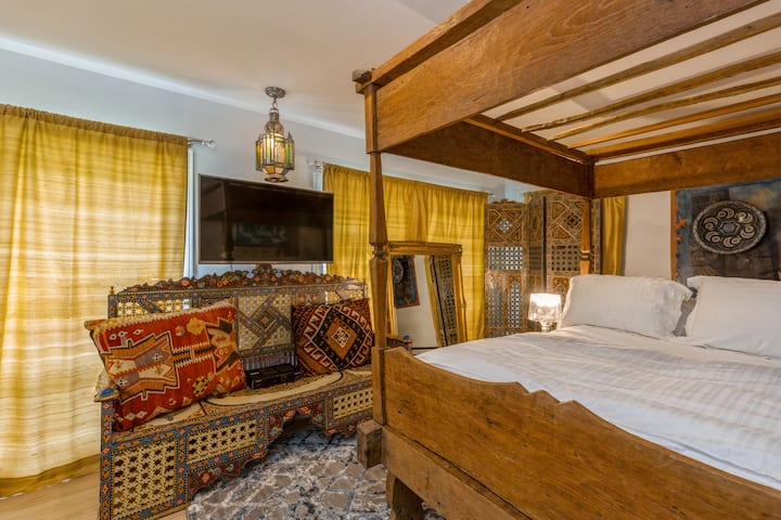 The Moroccan Room - Noyac Zen House - The Hamptons, NY