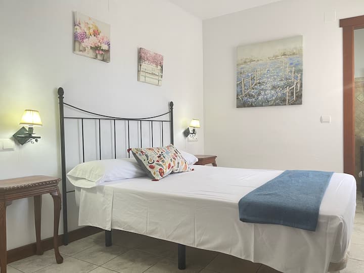 Hermosa Habitacion Con Baño Y A/c En Torrox Pueblo - Torrox
