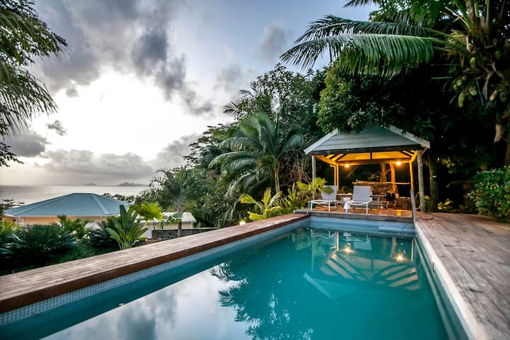 Redcoconut - Main Estate, Oceanview Suite - Seychelles
