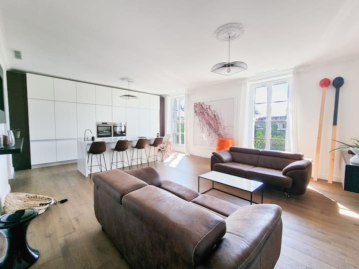 Splendide Appartement Bourgeois Rénové + Parking - Cannes