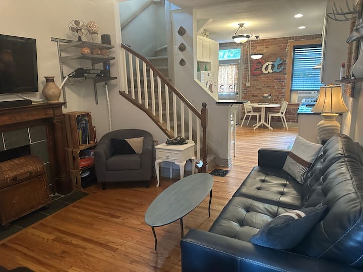 Hip S. Broadway 2 Br Historic Denver, Private Yard - Denver Museum of Nature & Science