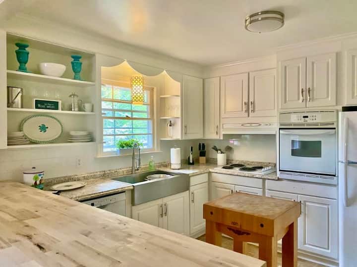 Cheerful 3-bedroom Home With Luxury Linens - Darlington, SC