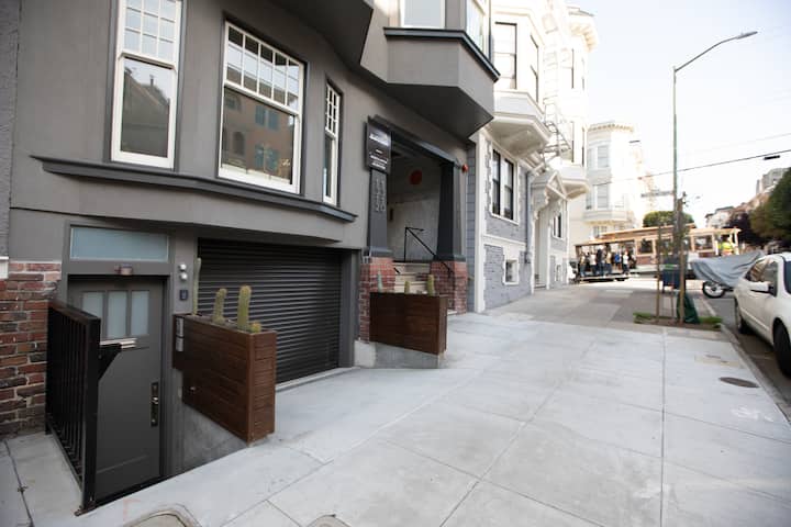 "Awesome Place" "Amazing Place" - 100% 5* Reviews - San Francisco, CA