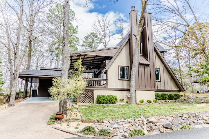 3-br A-frame Home In The Woods Of Long Island - Lake Hamilton, AR