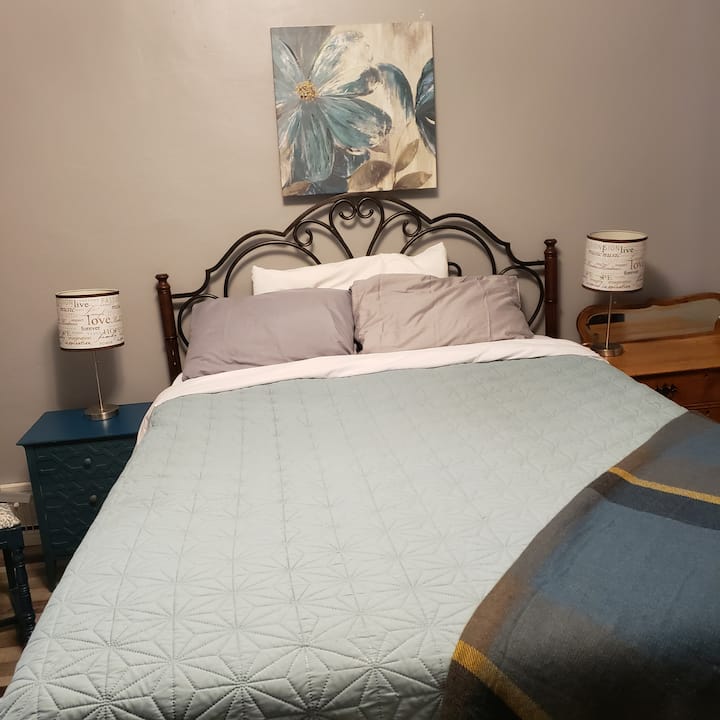 Roomy Extended-stay Upper Close To Medical Center - Marshfield, WI