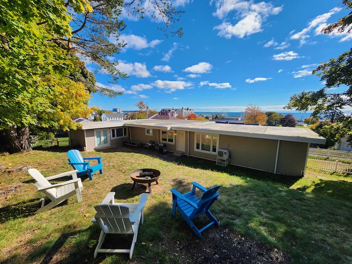 Ocean Views! Walk To The Beach! - Biddeford, ME