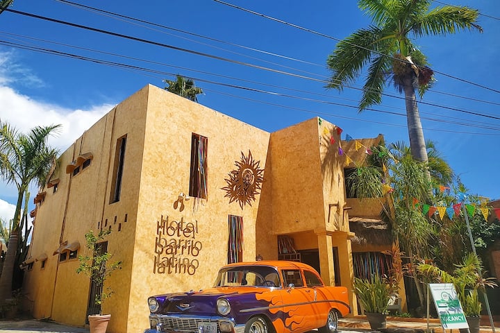 The Nice And Safe Inside Barrio Latino Hotel - Playa del Carmen