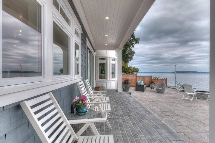 Amazing Low Bank Waterfront Home On Fox Island - Gig Harbor, WA