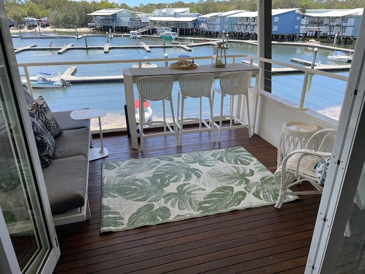 Island Retreat  Waterfront Unit 1 Bedroom 3 Beds - Jacobs Well