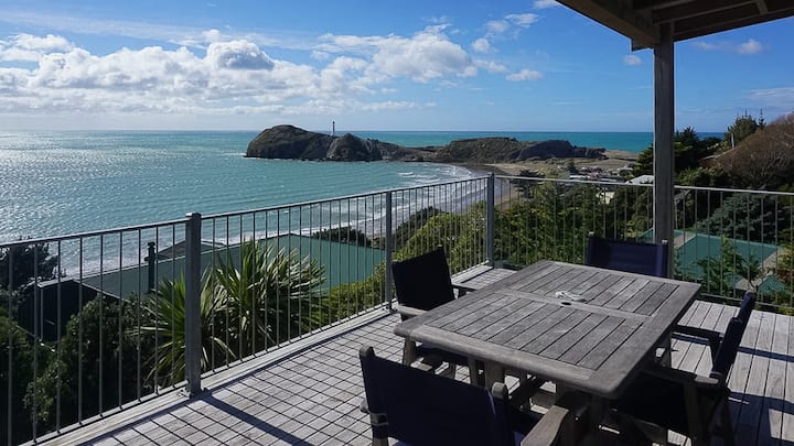 Totally Private Modern Contempory Beach House. - Castlepoint