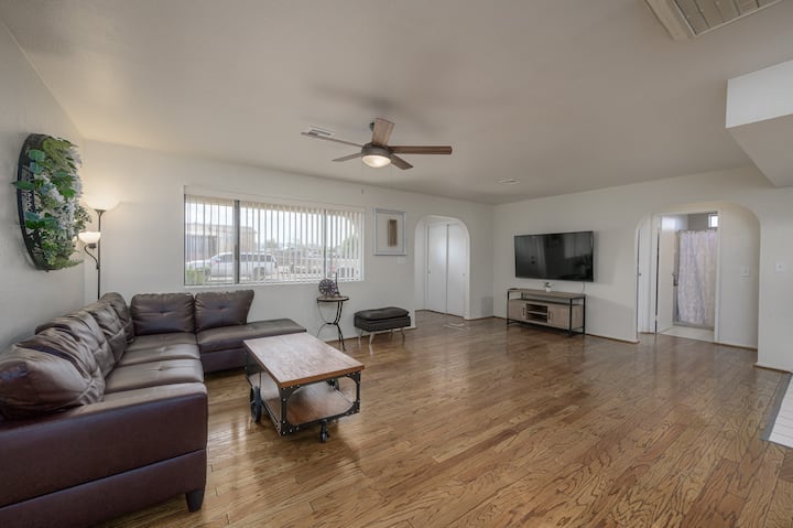 Family Home With Arcade By River & Park - Laughlin, NV