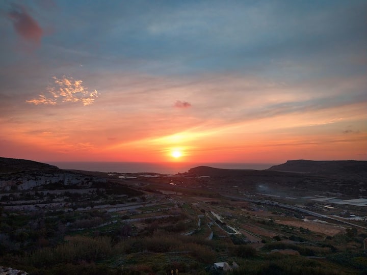 2 Bed, 2 Bath Flat With Breathtaking Views - Malte