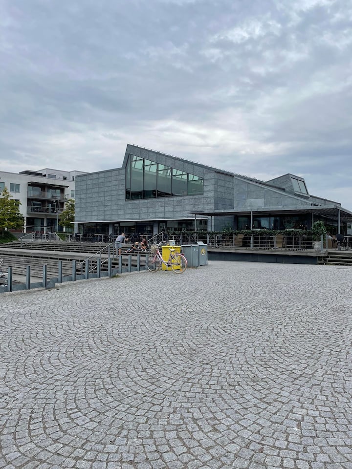 Overnight In A Boat In A Beautiful Harbor - Lomma