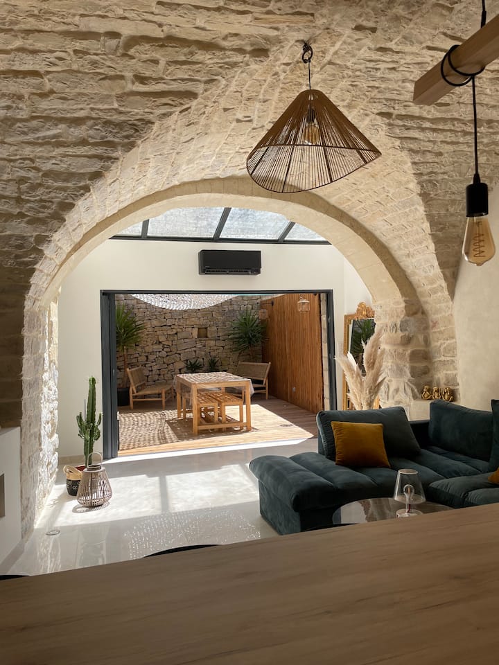 Jolie Maison De Village Avec Jacuzzi - Calvisson