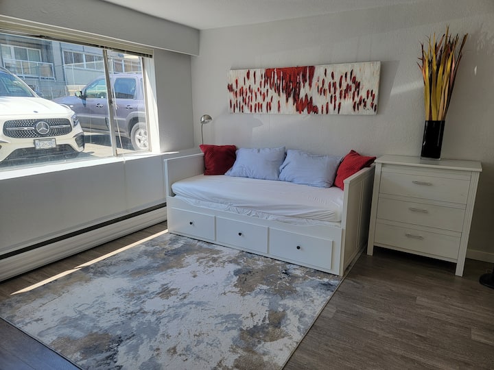 The "Marpole Bungalow" Cozy & Spacious In Yvr! - Vancouver