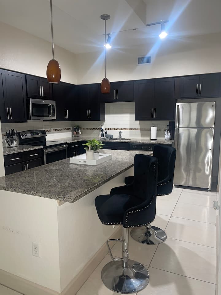 Luxury 1 Bedroom Apt W/ Pool - Miramar, FL