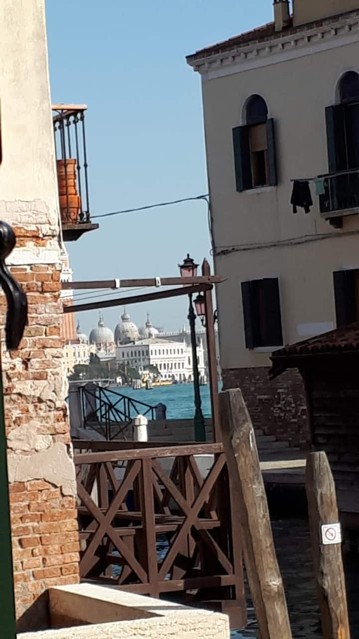 Appartamento Nuovo Ed Incantevole In Giudecca - Wenecja