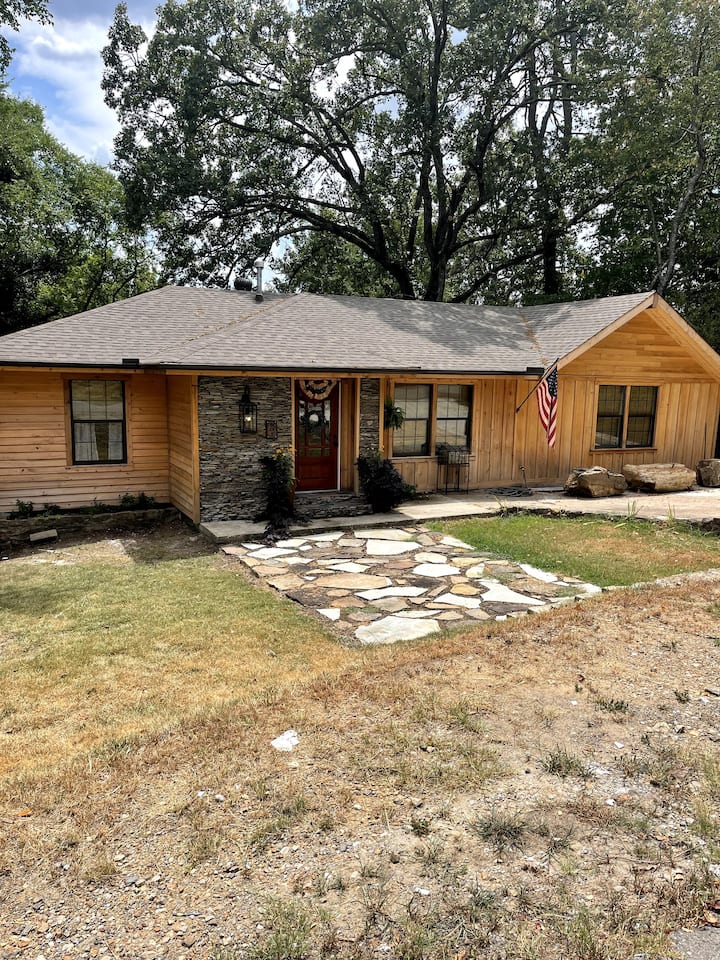 Artist Copper Cottage At Greers Ferry Lake & River - Heber Springs, AR