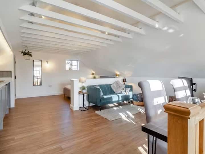 Studio Flat In Heritage Triangle, Diss - Diss