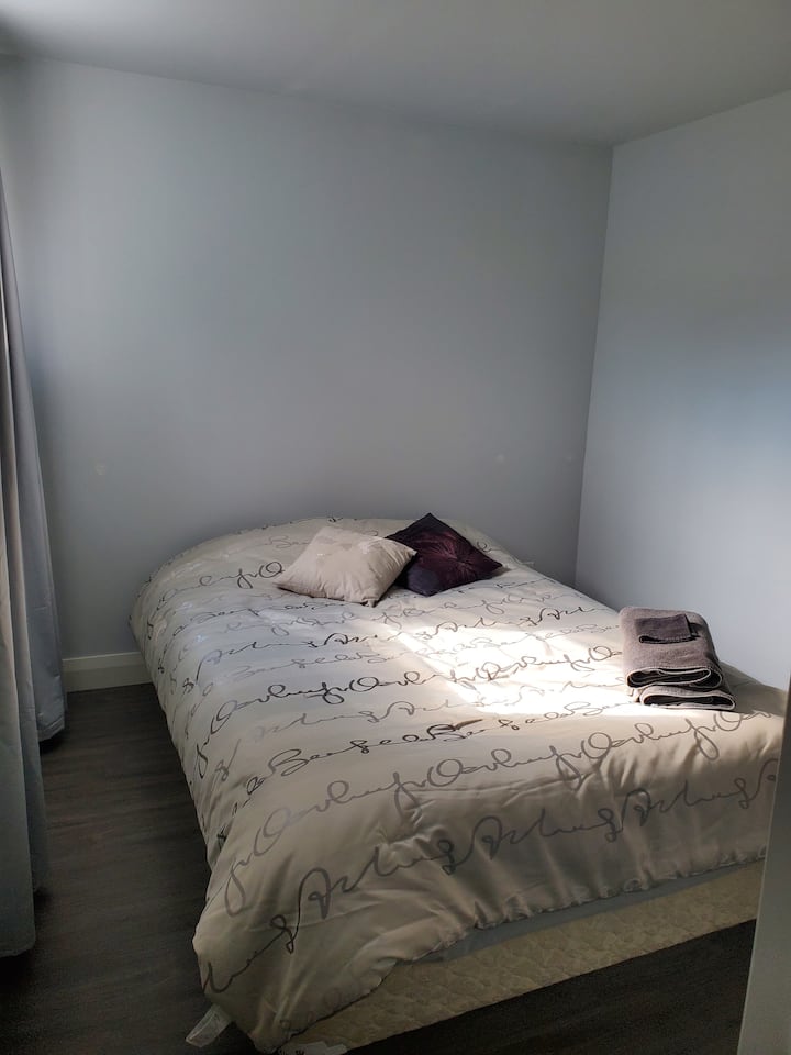 Cozy Bedroom Near The Winery And Beaches - Prince Edward