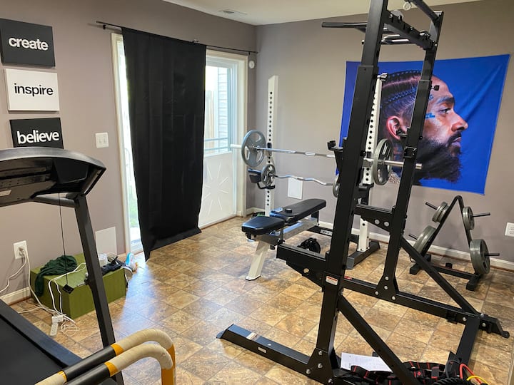 Spotless, Bright Bedroom In A Townhouse With Gym - Fredericksburg, VA
