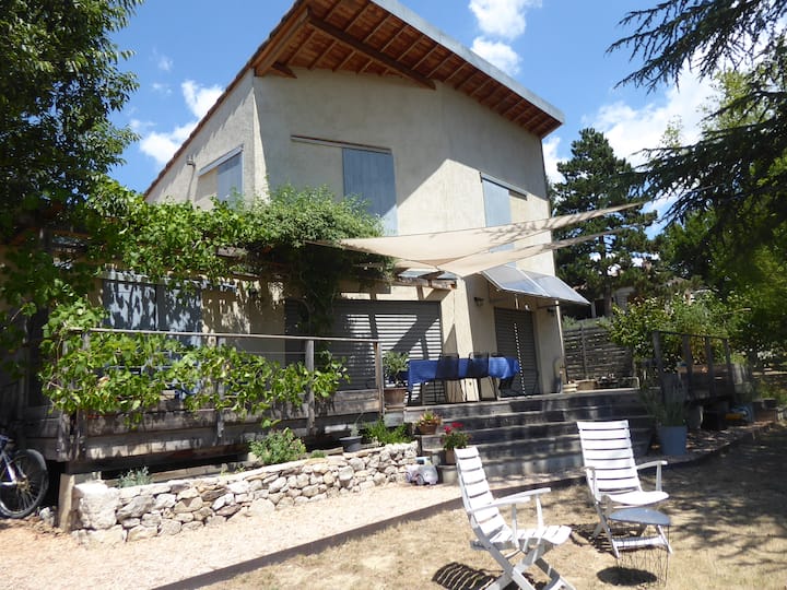 Maison Bioclimatique Dans Un Village Provençal. - Forcalquier