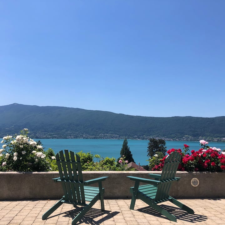 Grande Chambre Avec Belle Vue Surplombant Le Lac. - Annecy