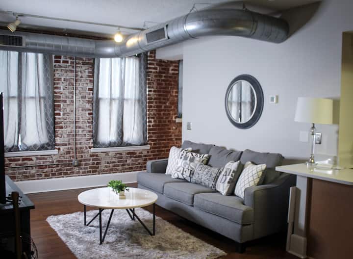 One-bedroom Condo In The Heart Of Downtown Memphis - Memphis, TN