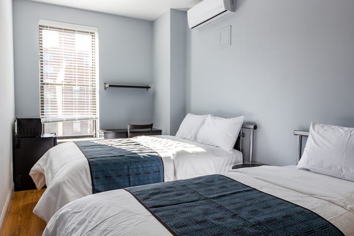 Standard Quadruple Room In Small Hotel - Manhattan