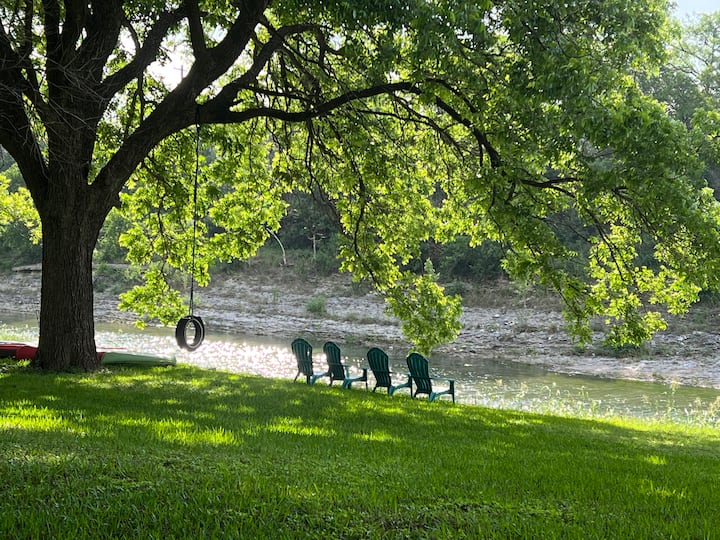 Hidden River Retreat Near Downtown - Georgetown, TX