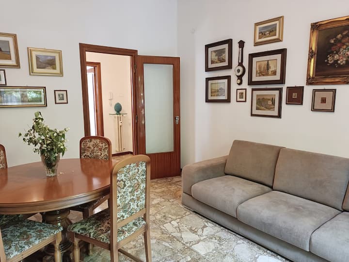 Appartamento In Centro A Parma - Parma, Italia