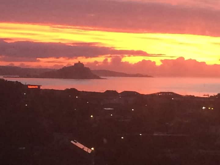Large, En-suite, Self-contained Room. Sea Views. - Penzance