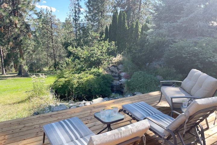 Sprawling Private Ponderosa Villa With Hot Tub - Penticton