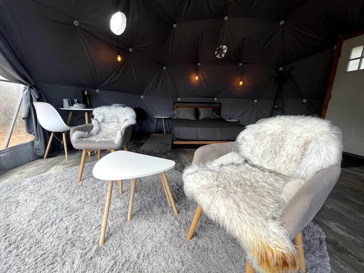 Blue Mountain Dome 3 | Glamping Near Canyonlands - Monticello, UT