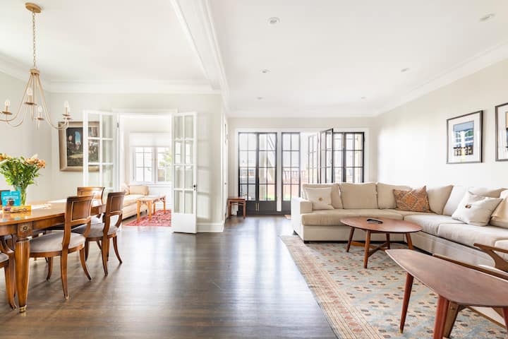 Beautifully Restored Historic Flat On Russian Hill - San Francisco, CA