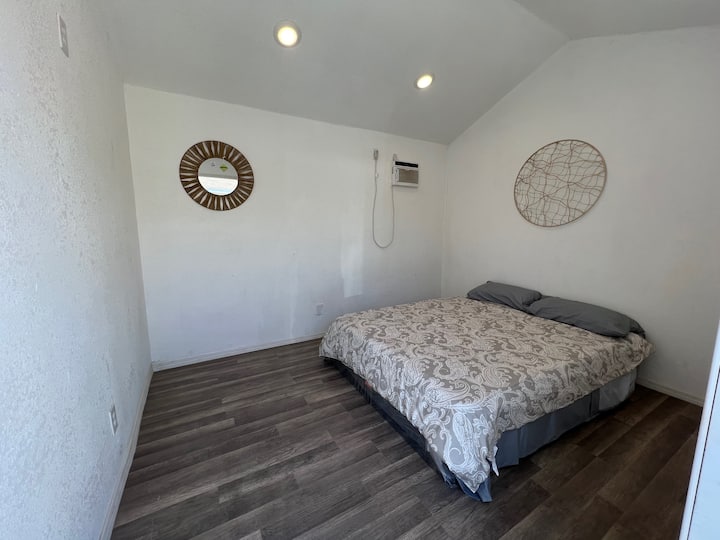 Unit #2 Walking Distance To The Nos Center. - Redlands, CA
