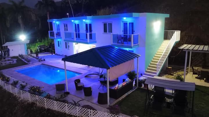 Casa De Campo En Clima Natural Con Piscina - Puerto Rico