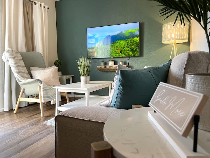 Contemporary 2-bedroom Rental Unit - Kickapoo Lucky Eagle Casino Hotel