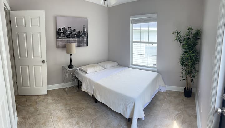 Valhalla - Modern Bedroom With Deck - Tallahassee, FL