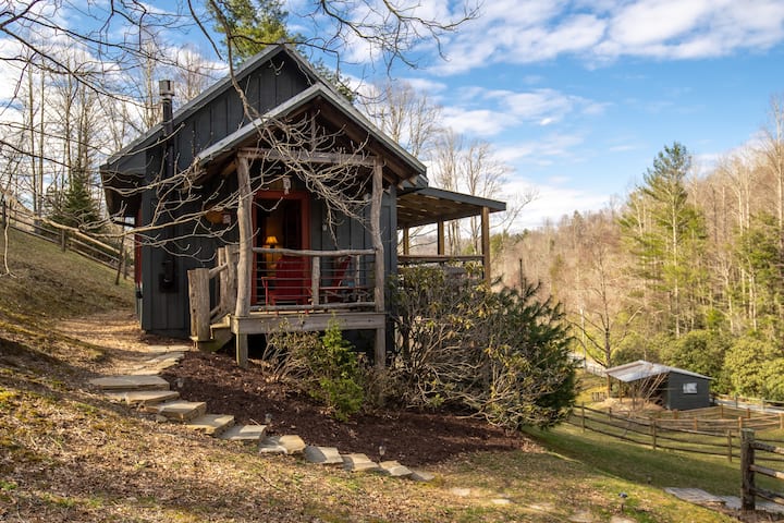 Romantic Couples Escape - Blowing Rock, NC
