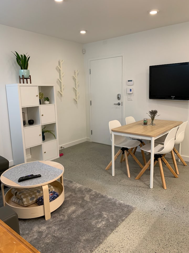Cozy 1-bedroom Basement Suite In Oakridge - Vancouver