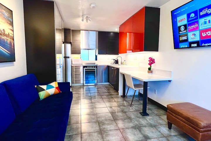 Bold And Beautiful Vegas Condo [No Cleaning Fee!] - Las Vegas, NV