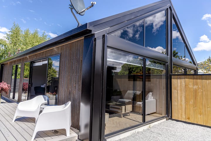 The Green Room- Maryburn Magic - Twizel