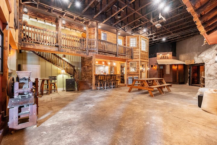 End Of The Oregon Trail Experience - Oregon City, OR